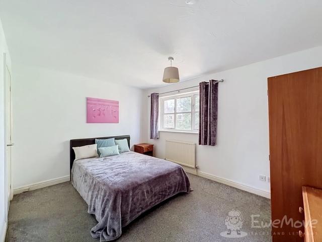 Room at Turnpike Close, Worcester