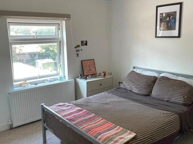 Room at Turnpike Lane, Greater London
