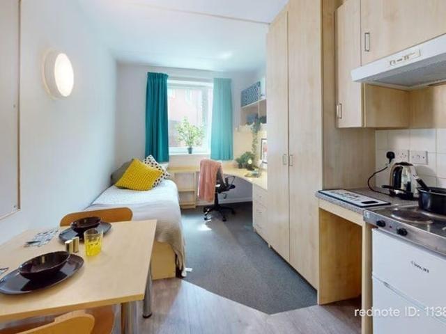 Room at Turnpike Lane, Nottingham