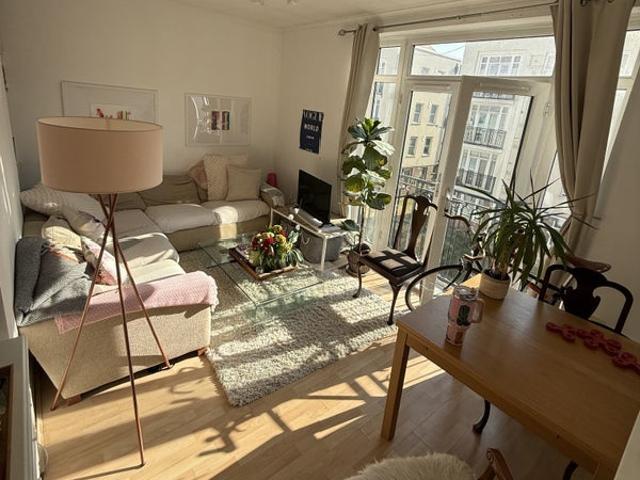 Room at Turin Street, Greater London