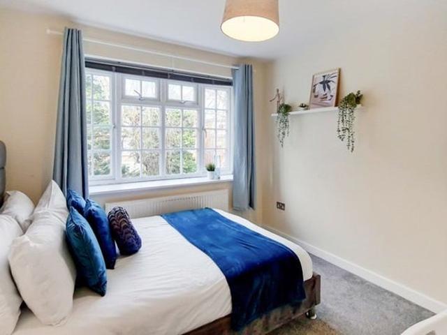 Room at Tweedy Road, Greater London