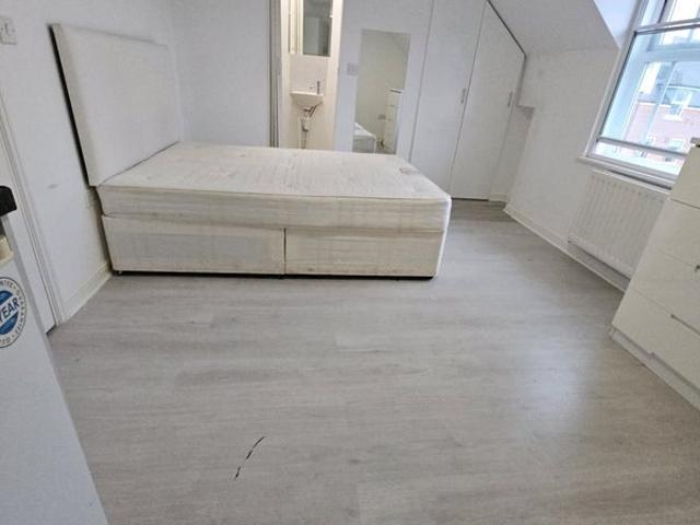 Room at Twickenham Road, Greater London
