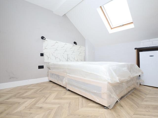 Room at Twyford Road, Greater London