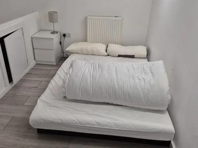 Room at Twyford Road, Greater London