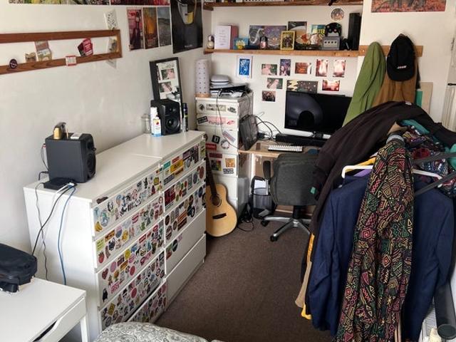 Room at Tyne Street, Bristol
