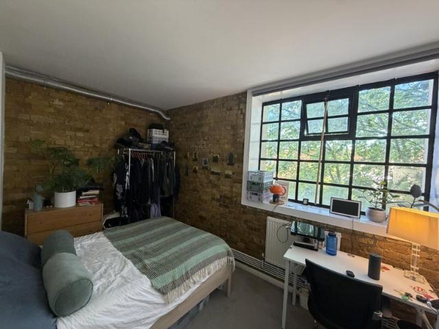 Room at Tyssen Street, Greater London