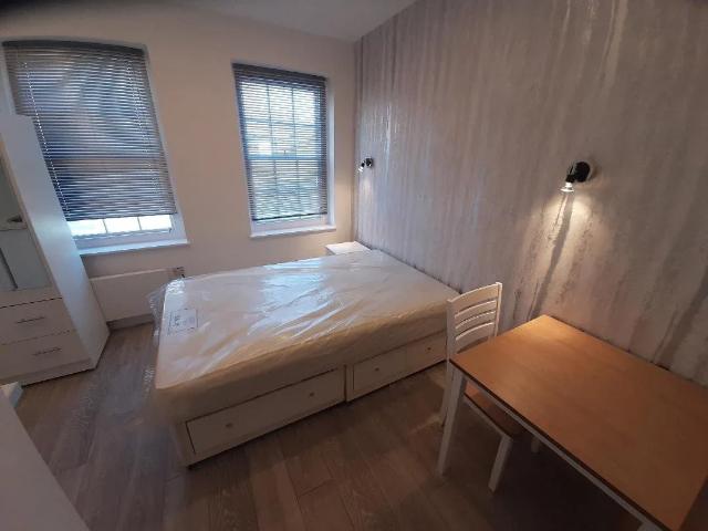 Room at Tachbrook Street, City of Westminster