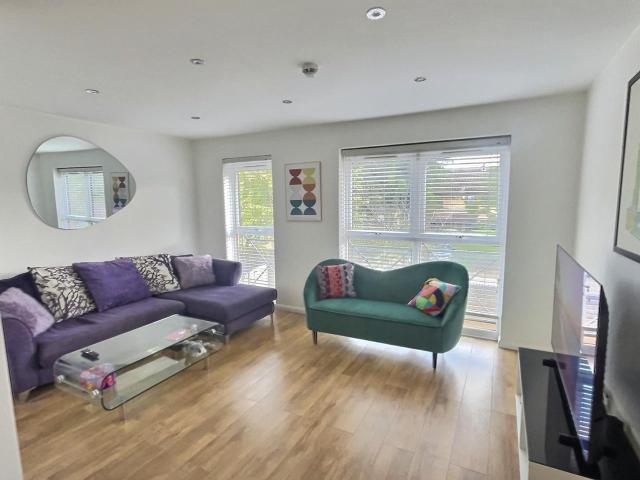 Room at Taeping Street, Greater London