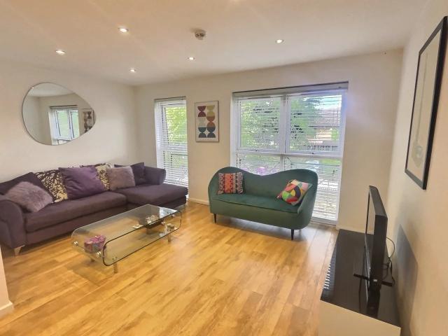 Room at Taeping Street, Greater London