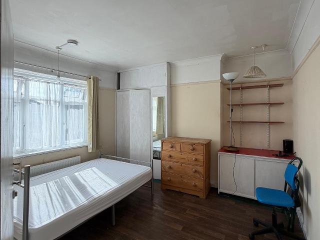 Room at Talbot Gardens, Greater London