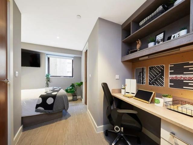 Room at Talbot Street, Nottingham