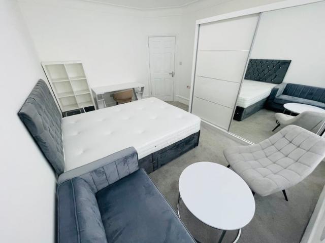 Room at Talgarth Road, Greater London