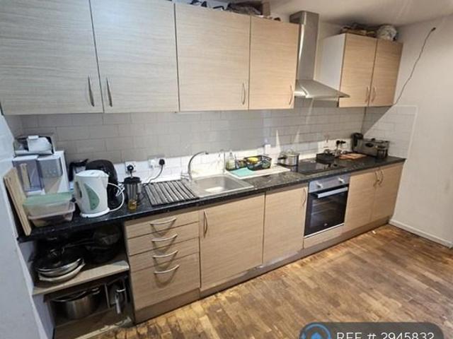 Room at Tallis Grove, Greater London