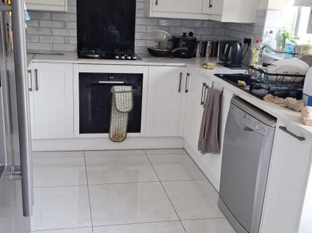 Room at Tamworth Lane, Greater London