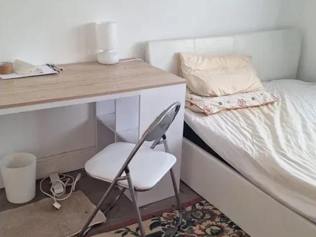 Room at Tamworth Lane, Greater London