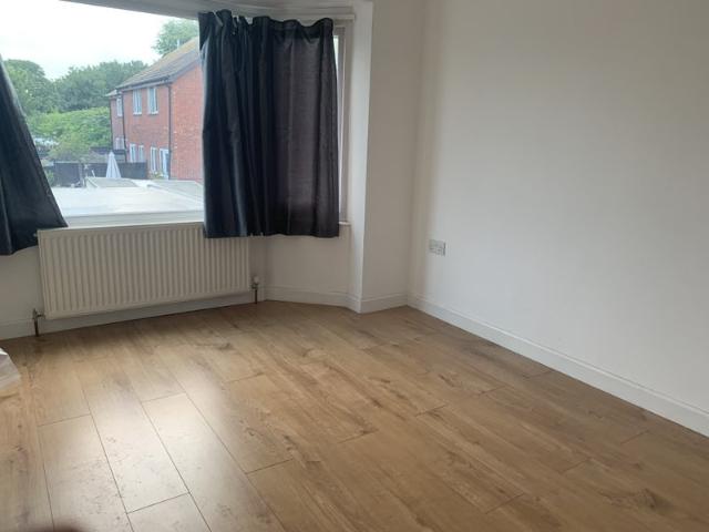 Room at Tamworth Lane, Greater London