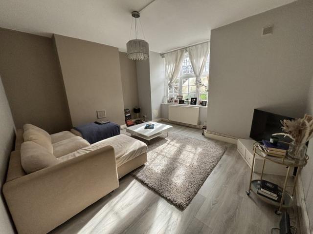 Room at Tamworth Street, Greater London