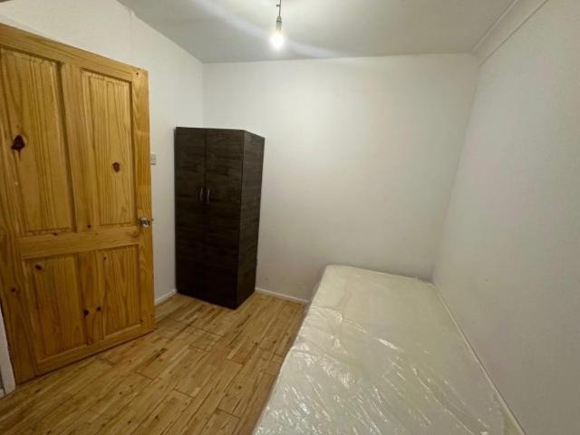 Room at Tangley Grove, Greater London