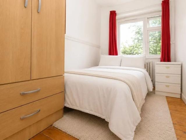 Room at Tapp Street, Greater London