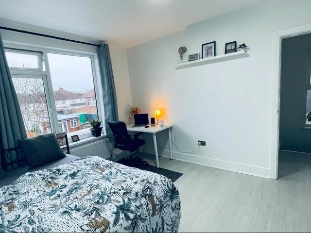 Room at Taunton Avenue, Greater London