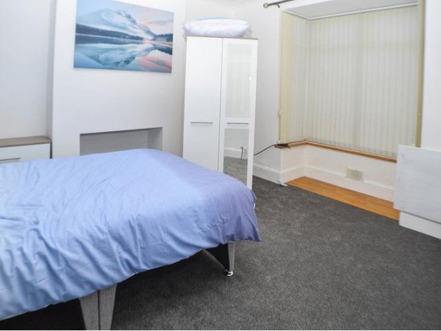 Room at Taunton Road, Bridgwater