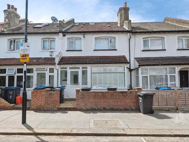 Room at Tavistock Grove, Greater London