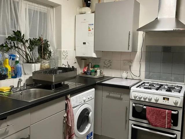 Room at Tavistock Grove, London