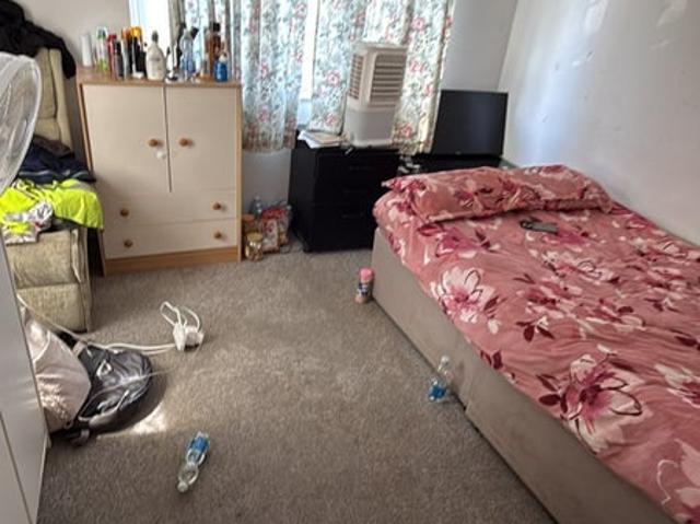 Room at Taylifers, Harlow