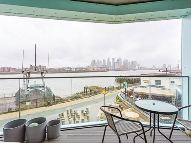 Room at Telegraph Avenue, Greater London