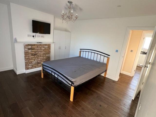 Room at Tempsford Avenue, Hertsmere