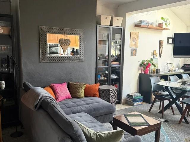 Room at Tennyson Avenue, Greater London