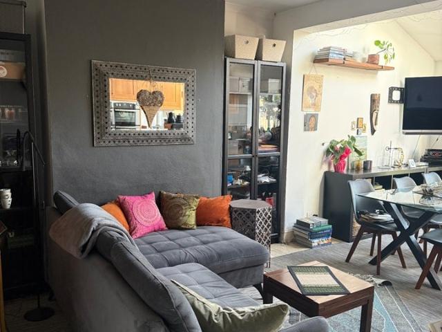 Room at Tennyson Avenue, Greater London
