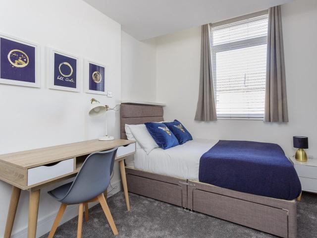 Room at Tennyson Road, Portsmouth