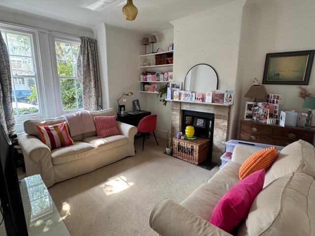 Room at Tennyson Street, Greater London