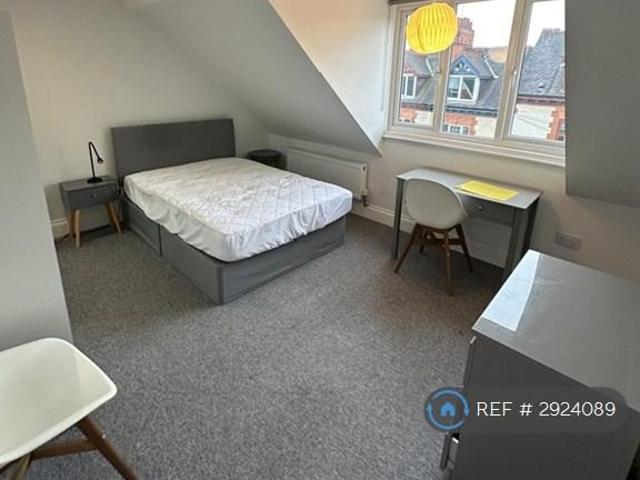 Room at Tennyson Street, Leicester