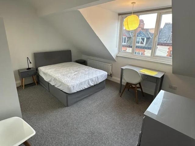 Room at Tennyson Street, Leicester