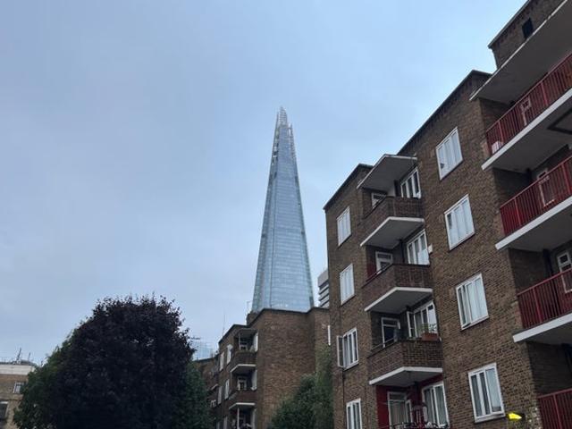 Room at Tennis Street, Greater London