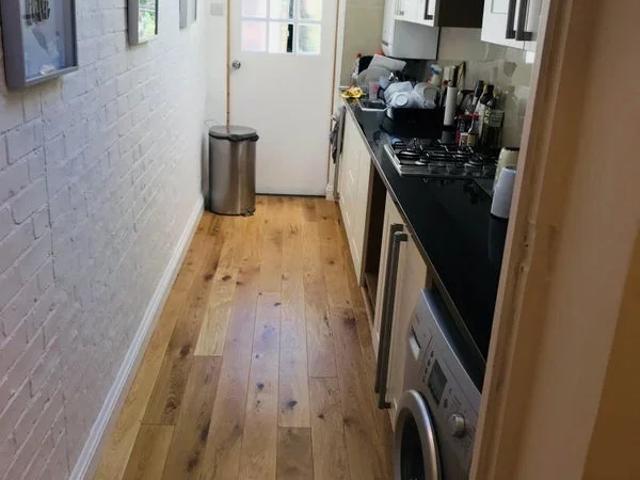 Room at Tenison Road, Cambridge