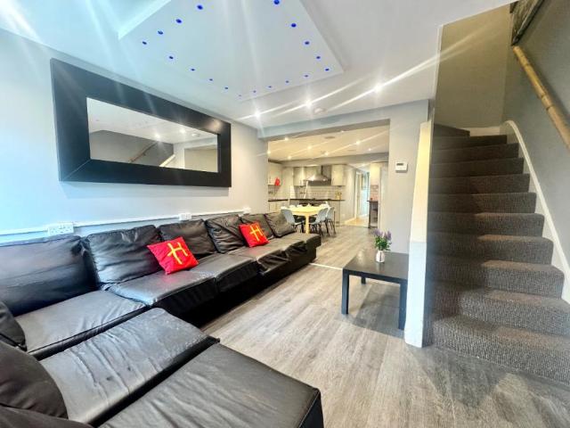 Room at Tenterden Drive, Canterbury