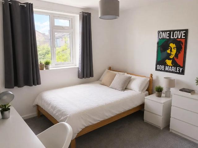 Room at Tenth Avenue, Bristol