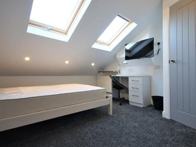 Room at Terry Road, Coventry