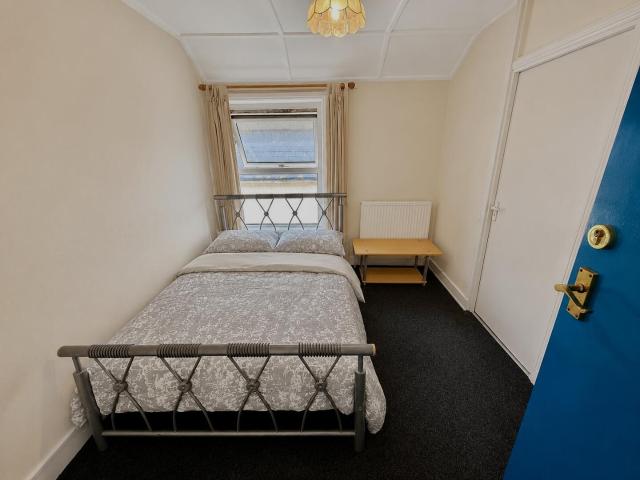 Room at Terrace Road, Newport