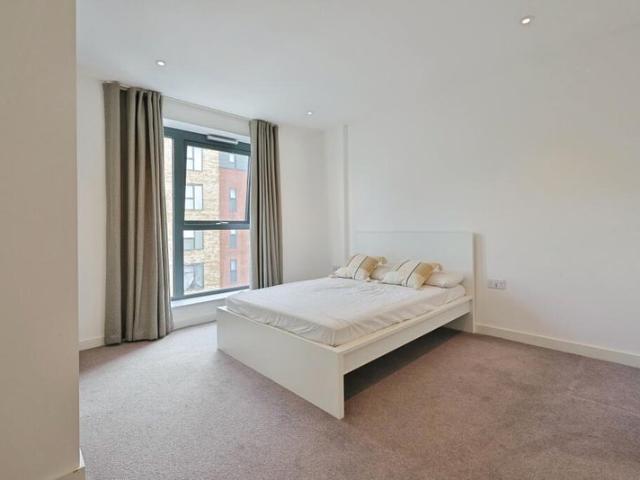 Room at Tewkesbury Road, Greater London