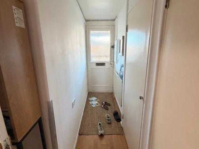 Room at Thames Path northern Bank, Greater London