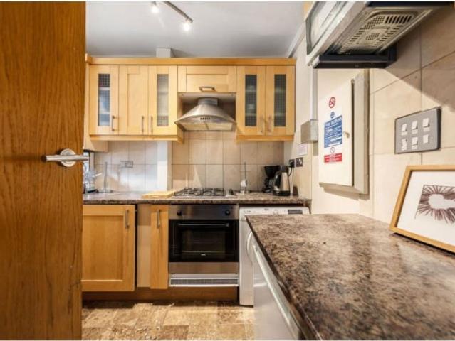 Room at Thames Street, Greater London