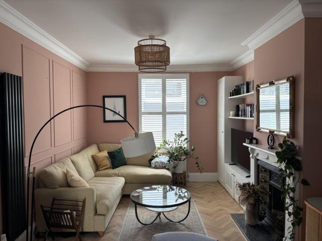 Room at Thackeray Road, Greater London