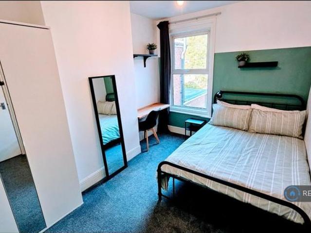 Room at Thackeray Road, Southampton