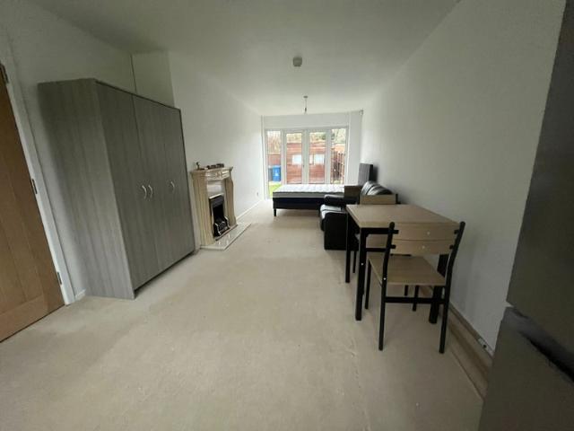Room at Thatchers Drive, Maidenhead