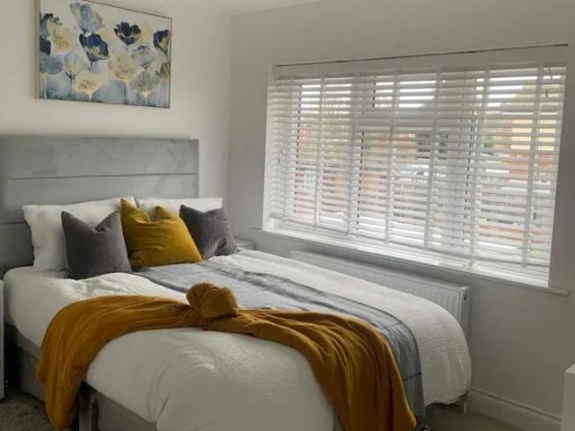 Room at The Turnstones, Watford