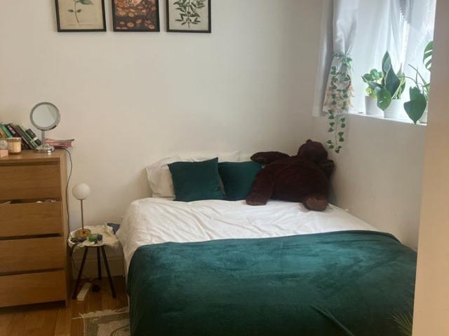 Room at The Avenue, Greater London